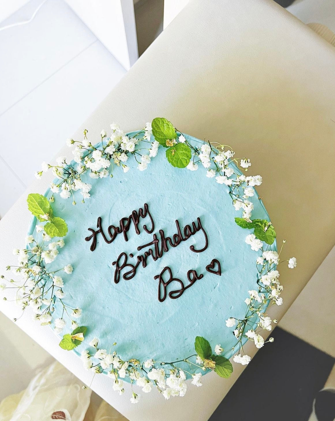 Baby Breath Cake – Butter And Blossoms